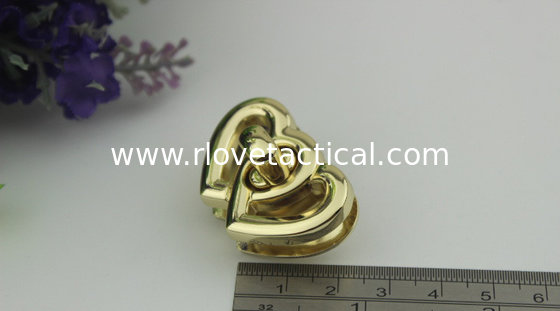 Design love-heart shape zinc alloy gold metal twist locks for purse