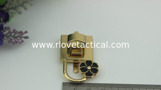 Beautiful flower decorative gold zinc alloy handbag turn twist locks