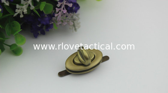 Manufacture zinc Alloy handbag hardware wholesale free sample medium oval turn lock