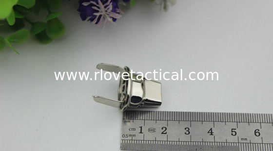 Guangzhou bag oval shape hardware zinc alloy silver color metal twist turn lock for purse