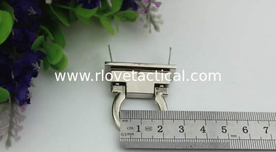 Popular fashion simple design oval shape zinc alloy nickel color metal locks for handbag