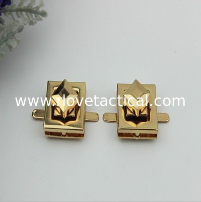 Most popular fashion square shape zinc alloy light gold twist lock hardware