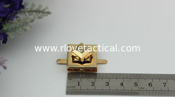 Most popular fashion square shape zinc alloy light gold twist lock hardware