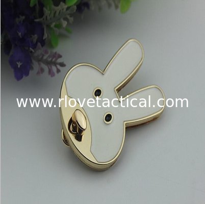 Customized drip glue craft cute rabbit decoration light gold metal purse lock