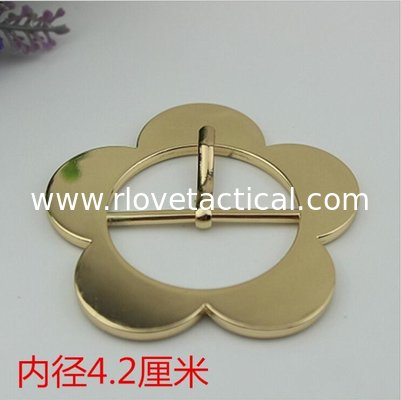 Novelty design bag cover head decoration zinc 42 mm shiny gold flower belt pin buckle for clothing decoration fittings