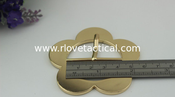Novelty design bag cover head decoration zinc 42 mm shiny gold flower belt pin buckle for clothing decoration fittings