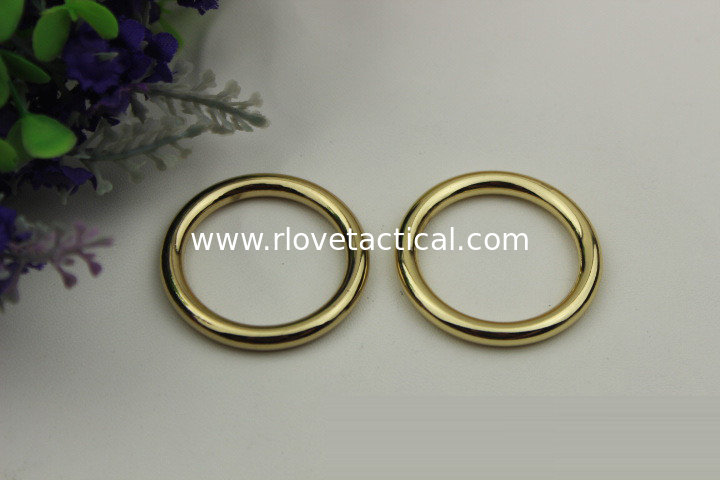 China custom fancy zinc alloy light gold 32 mm metal o ring manufacture