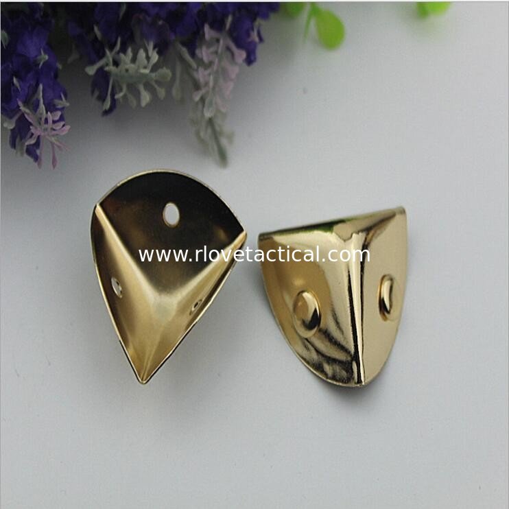 Guangzhou manufacturer decorative light gold 45*22 mm metal bag corner for handbag