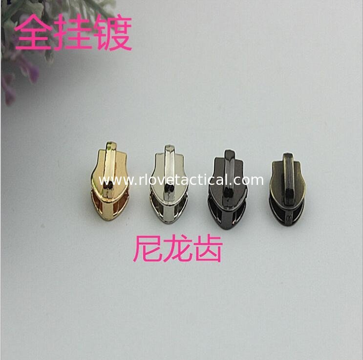 High end zinc alloy light gold nylon teeth zipper 5# zipper slider for bags