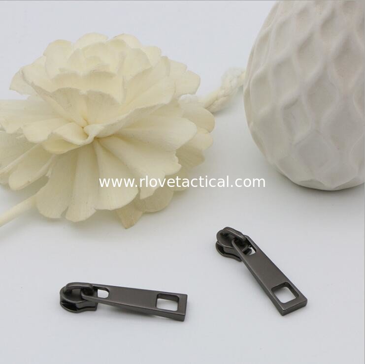Super quality handbag hardware decorative gunmetal color 3# square shape zipper puller with slider