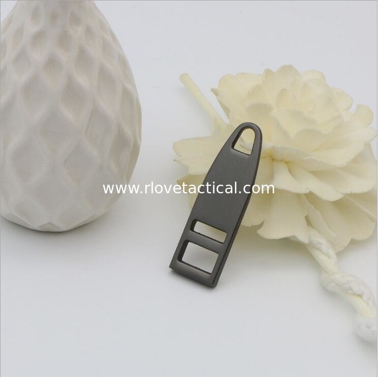 Exquisite custom decorative double hole gunmetal color zipper pullers 44.4 mm for handbags