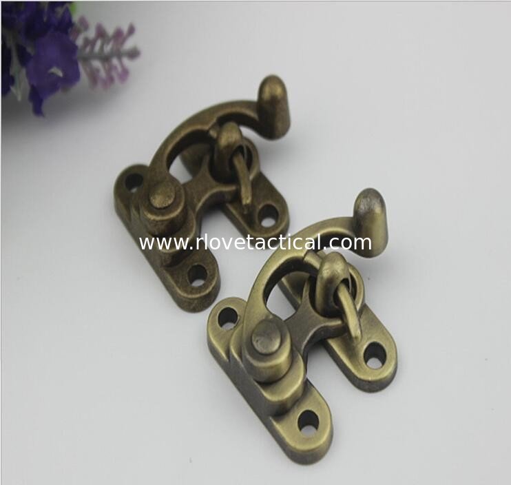 Durable classical hanging brush anti brass color zinc alloy wooden box clip locks