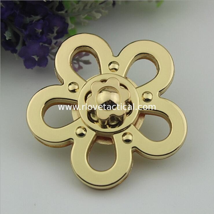Free Sample High Polished Gold Plated Flower Shape Bag Turn Twist Lock For Handbag