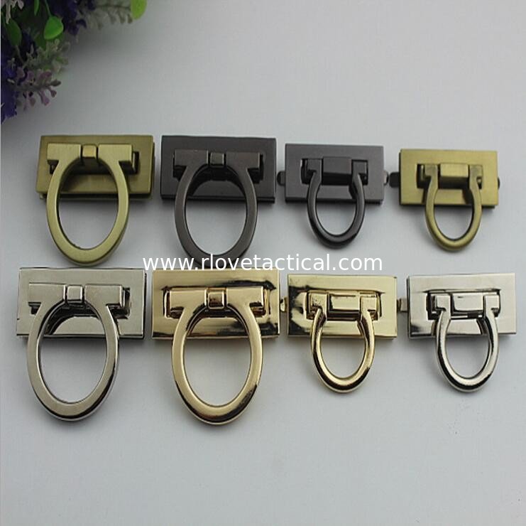 Guangzhou hardware factory zinc alloy custom hanging nickel color handbag locks