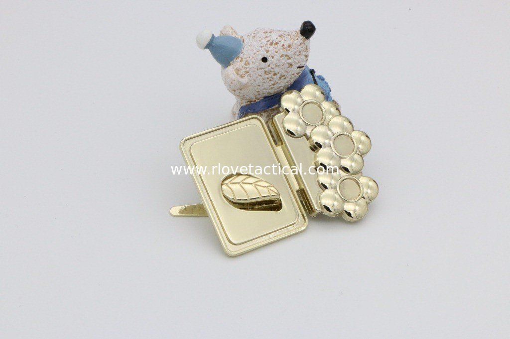 Best selling high end plating light gold leaf shape metal turn locks for handbag
