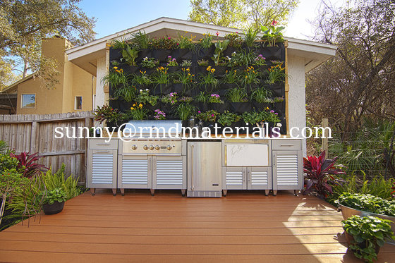 Durable and Cheap Plastic Wood WPC Composite Hollow and Solid Outdoor Decking Brown supplier