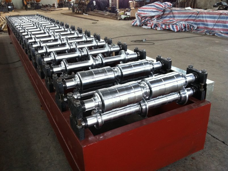 Jiangsu Huazhong Roll Forming Machine Co.,LTD. manufacturer production line