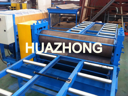 700mm Embossing Press Machine For 0.3-1.0mm Thickness 10-30m/Min , 40cr Material Of Shaft