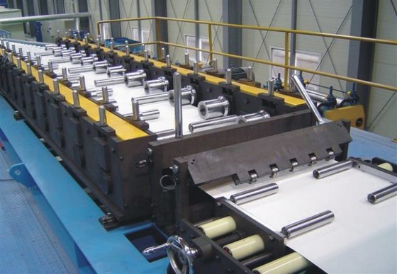 Hz-1000 Wall Sandwich Panel Making Machine For Double Side Steel With Poly Urethane And Rock Wool Inside