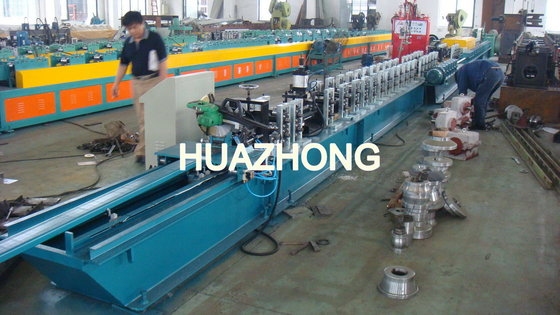 Pneumatic Servo Flying Saw Cutting  Rolling Shutter Machine , Roof Making Machine