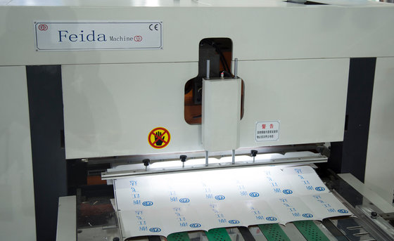 Food Packaging Box Die Cut And Strip Machine FD1100 * 700 Accurate Installation