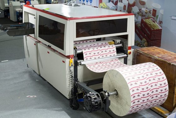 Roll Paper Automatic Die Cutter , Commercial Die Cutting Machine With Creasing Embossing