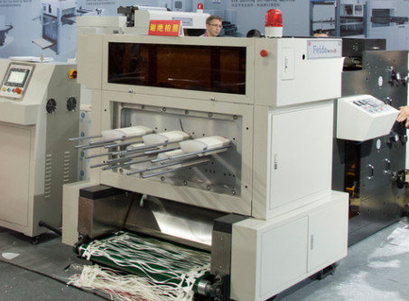 Flat Bed Die Cutting Machine , 320 times / min Paper Plate Punching Machine