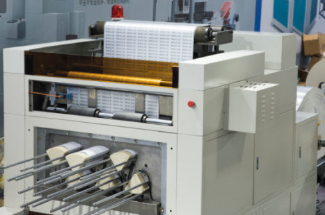 Roll Paper Automatic Die Punching Machine For Thin Paper Ice Cream Packaging 60gsm