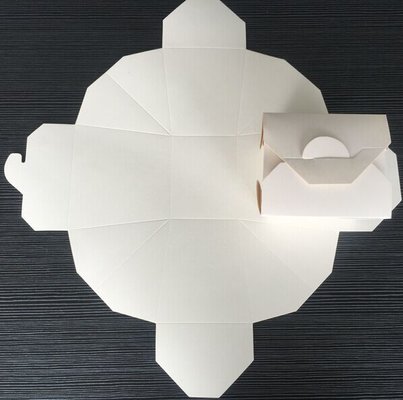 Roll Paper Die Cutting Machine FD1050 * 550 For Food Packaging / Embossing Box