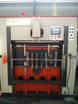 ROLL Automatic Flatbed Die Cutting Machine FD970X550 For Paper Bowl / Paper Cups