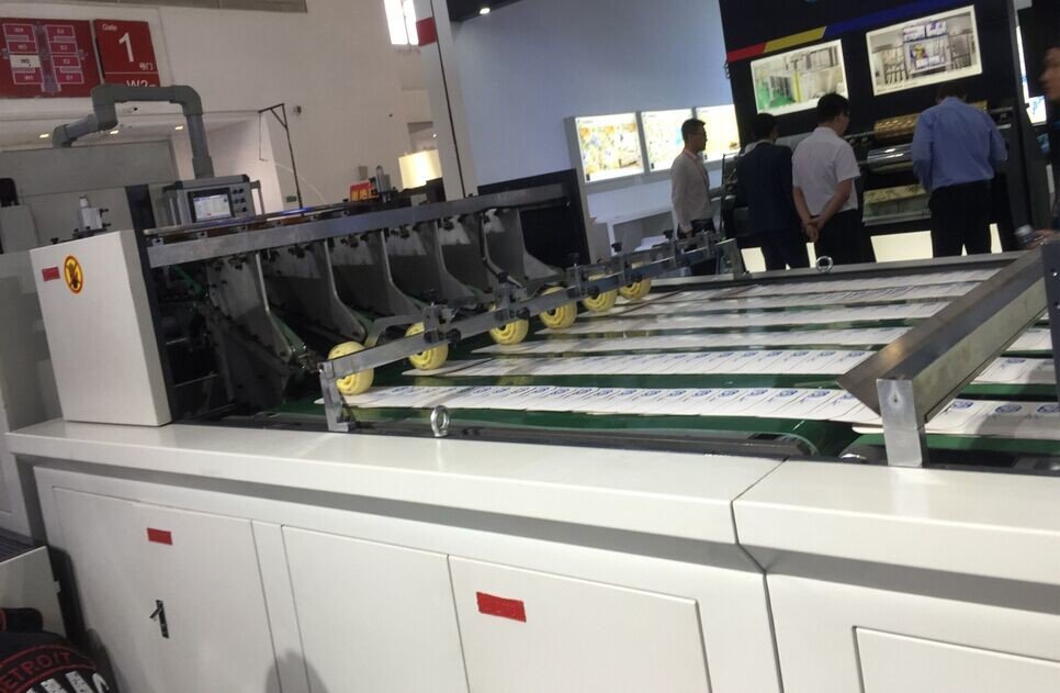High Speed / High Pressure Roll Die Cutting Stripping Machine For Hamburger Box