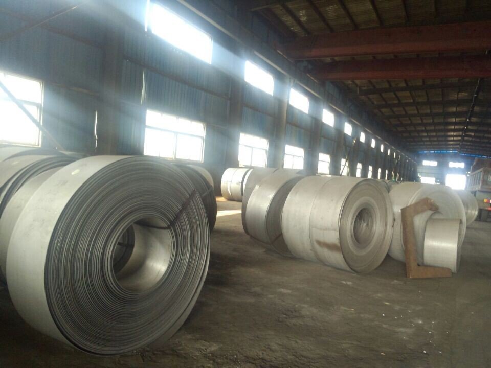 Competitive Ready Stock Hot Rolled Stainless Steel Coil L1 / L4 SGS BIS Certification