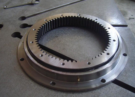 GCR15 / 50Mn Cross Roller Slewing Bearing for Tower Crane / Wind turbines