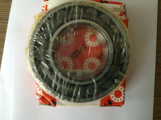 Large Size Self Aligning Roller Bearing 241 / 710 ECA / W33 241 / 710 ECAK30 / W33