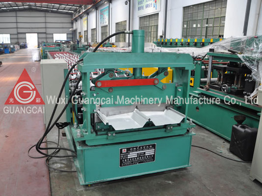 Locked Roof Panel Roll Forming Machine / Metal Roofing Machines For Sheet Locking