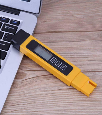 Handhold Auto Digital Water Quality Tester ±2% Accuracy With Black Leather Cover