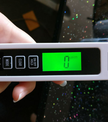 Conductivity 0~9999μS TDS Meter Tester Weight 66g±2g Green / Red Backlight
