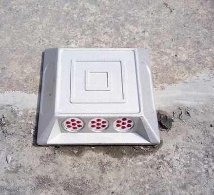 High quality highway reflective glass plastic aluminium road studs supplier