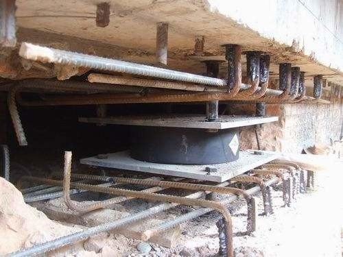 Laminated Bridge Elastomeric Bearing Pad Elastomeric CR Rubber Bridge Bearing Pads Sold to Pakistan.
