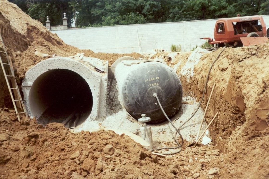 used as formwork for making hollow concrete pipe, for constructing clevert, drainage, sewer, rubber balloon in China