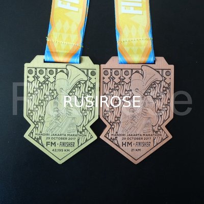Custom gold silver run medal,personalized Antique bronze honor runner sport medal,City Game Competition club award medal supplier