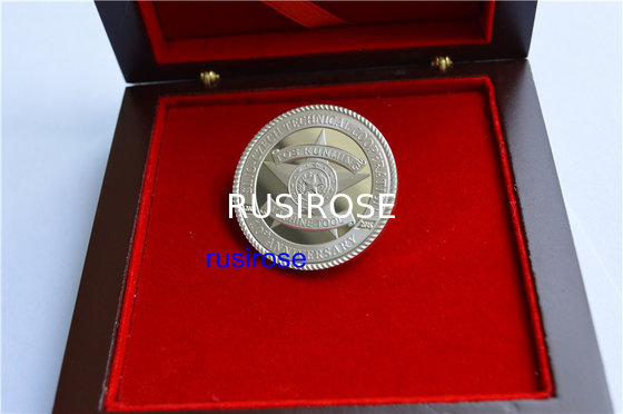 2019 new silver color commemorative coin, high-grade mirror coin with acrylic box and wooden box, glossy badge custom supplier