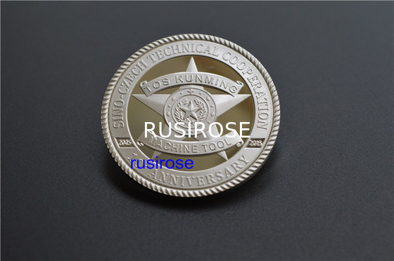 2019 new silver color commemorative coin, high-grade mirror coin with acrylic box and wooden box, glossy badge custom supplier
