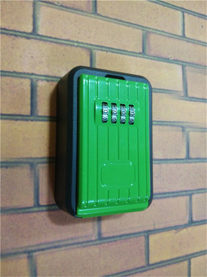 4 Digit Zinc / Aluminum Alloy Door Key Lock Box Wall Mounted Black / Green