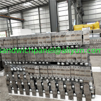 green grass 950-50-236mm sandwich panel fence used for construction subway project