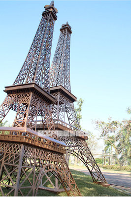 Handmade Large Metal Sculpture Ornaments of The Eiffel Tower for Home Decoration or Garden Decor Indoors and Outdoors