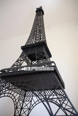 Handmade Large Metal Sculpture Ornaments of The Eiffel Tower for Home Decoration or Garden Decor Indoors and Outdoors