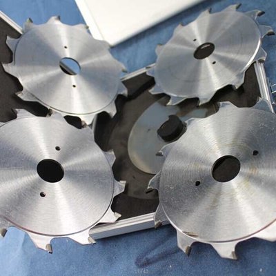 300x30x3.5mm Carbide saw blade with rakers for solid wood with tips