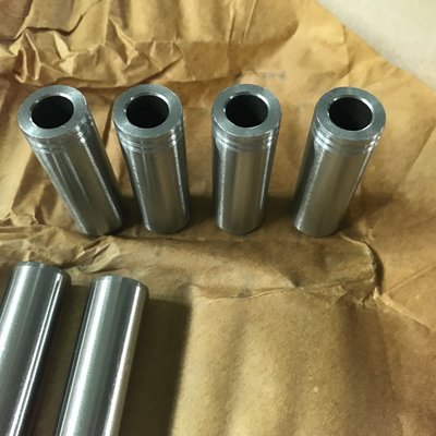 Hot Sale Weichai TD226B Engine Spare Parts 13026863 13026864 Intake valve guide/Valve guide
