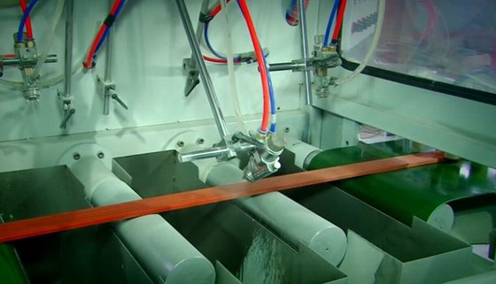 Automatic Spray Machine for Painting Decorative mouldings, woonden case packing